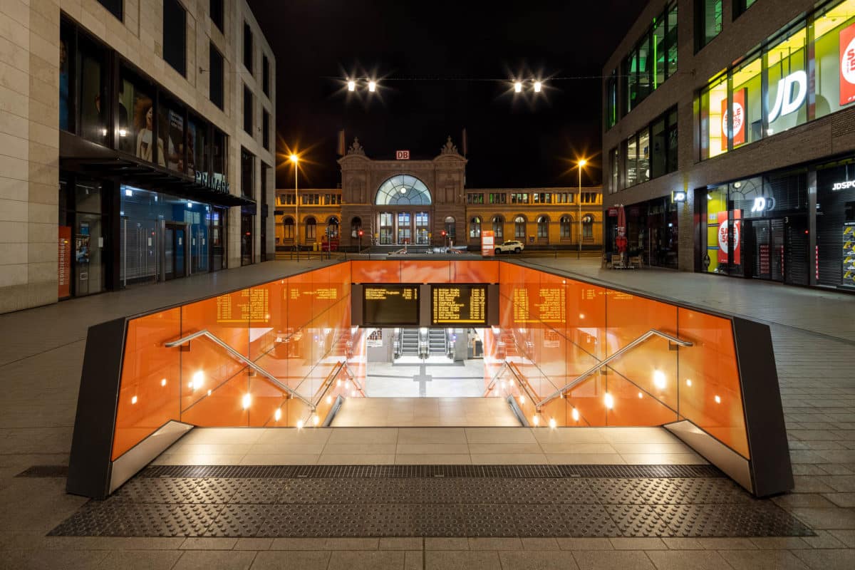 Kunst am Bau: Bonner U-Bahnhof Maximilian Center - Architekten ...